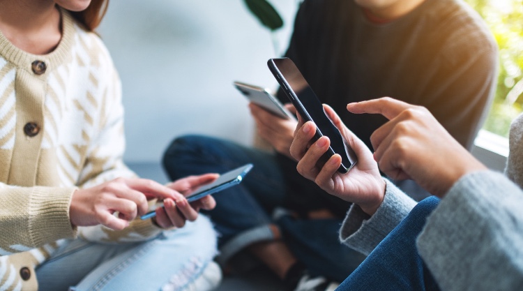 Snapchat: Safeguarding experts share the risks and how to keep children ...